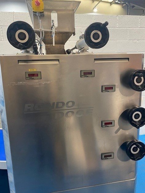 Rondo 3 stage low stress pastry sheeter