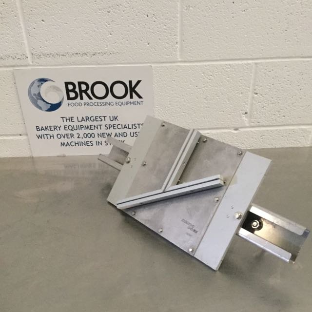 Rondo 2 lane triangle guillotine cutter