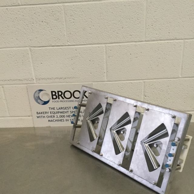 Rondo 3 lane triangle guillotine cutter - 174mm x 120mm